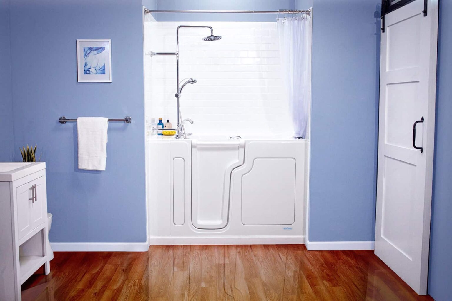 Pros & Cons of a Walk-In Tub Shower Combo | Safe Step Blog