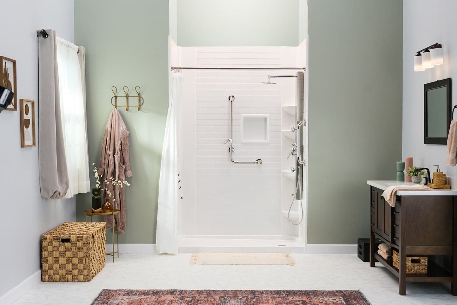 Modern Walk-In Showers | Designed for All & Safe for Seniors